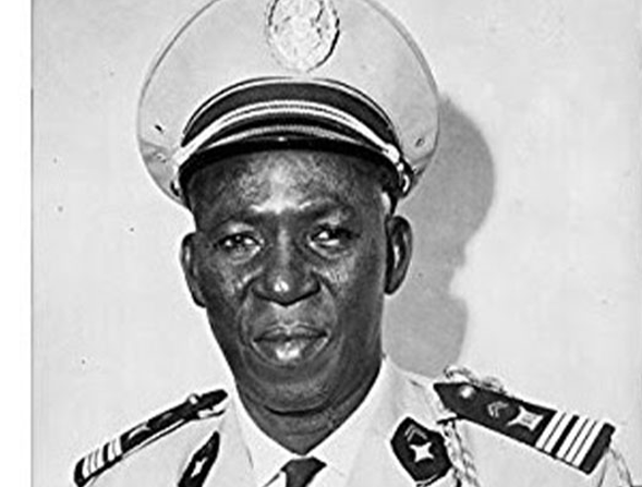 QUI-SOMMES NOUS - Kleber DADJO